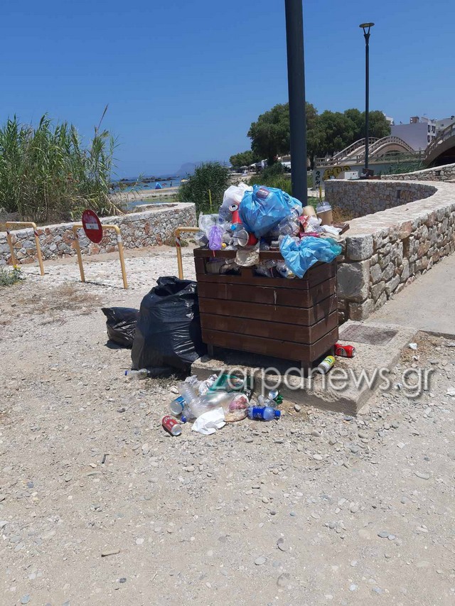 Χανιά | Αγανακτισμένοι κάτοικοι της Νέας Χώρας: «Σκουπίδια παντού ...