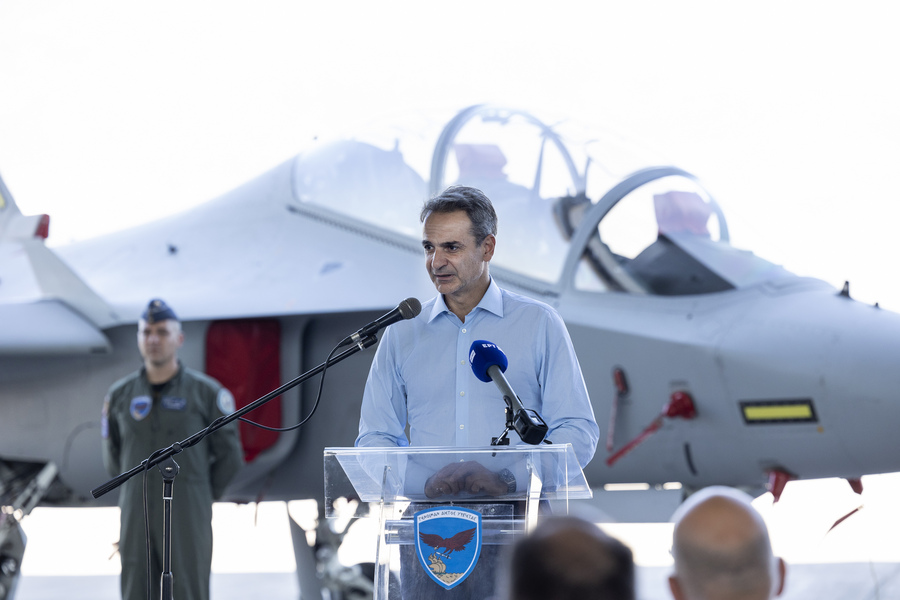 Κυριάκος Μητσοτάκης: Επισκέφτηκε την 120 Πτέρυγα Εκπαίδευσης Αέρος στην ...