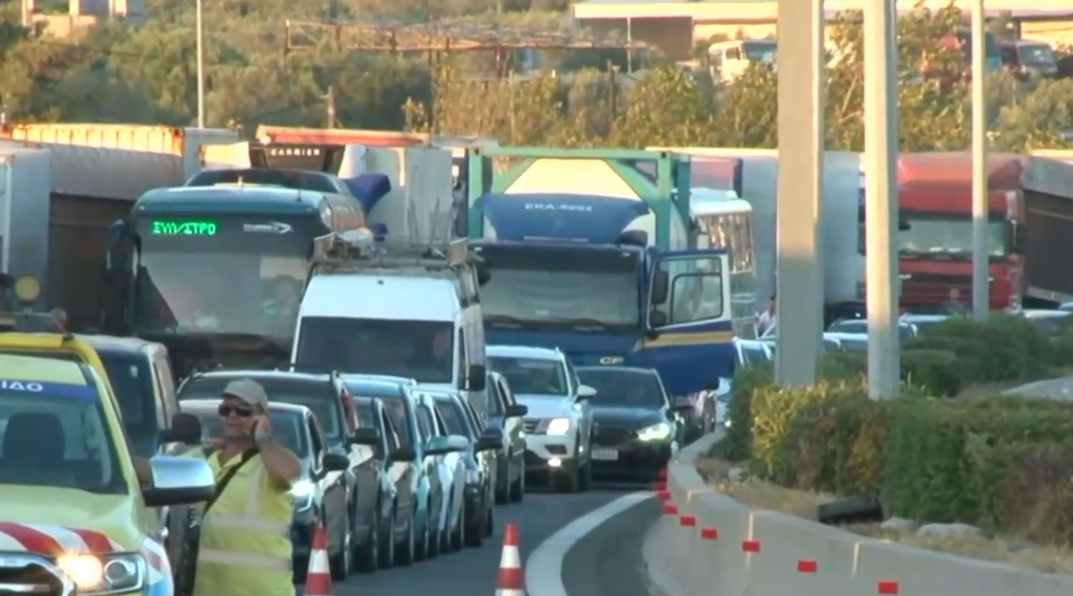 Εγκλωβισμένοι στα οχήματά τους για περίπου 9 ώρες – Το χρονικό της ...