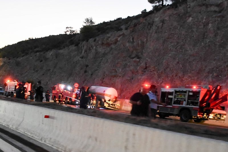 Εγκλωβισμένοι στα οχήματά τους για περίπου 9 ώρες – Το χρονικό της ...