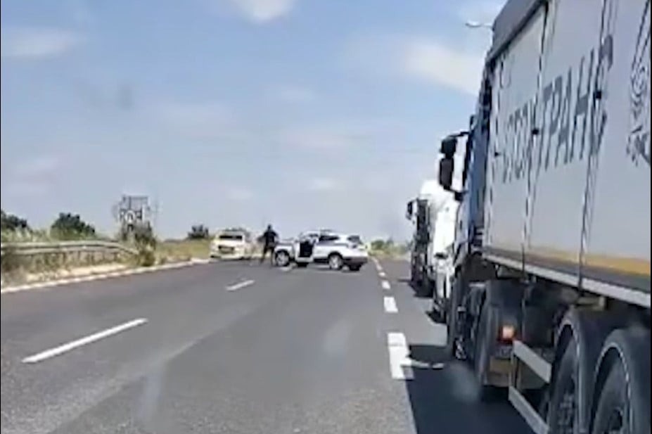 Τρομακτικό βίντεο με διακινητή που κινείται αντίθετα στην Εγνατία Οδό ...