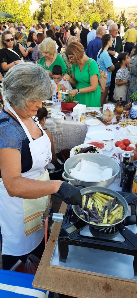 «Κοσμοπλημμύρα» στο Φεστιβάλ Κρητικής Κουζίνας για την ανάδειξη των ...