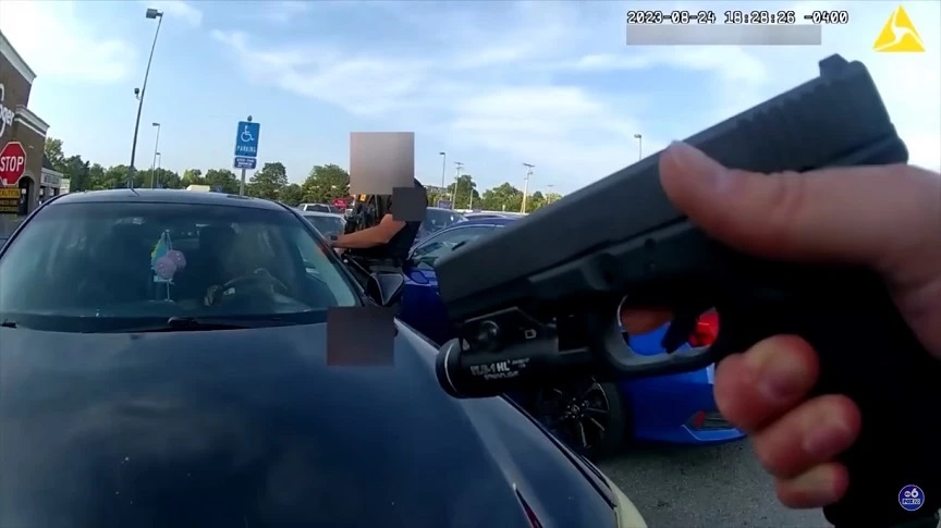 Αστυνομικός πυροβόλησε και σκότωσε Αφροαμερικανίδα έγκυο σε πάρκινγκ ...