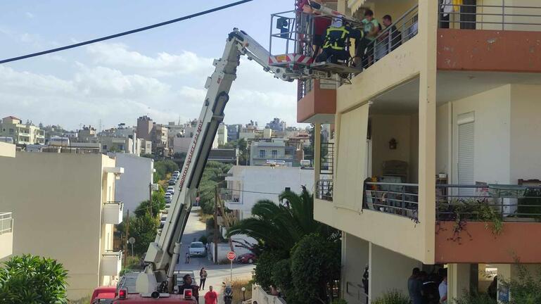 Κρήτη | Η φωτιά στην πολυκατοικία αποκάλυψε τις σφαίρες – Ακούγονταν ...