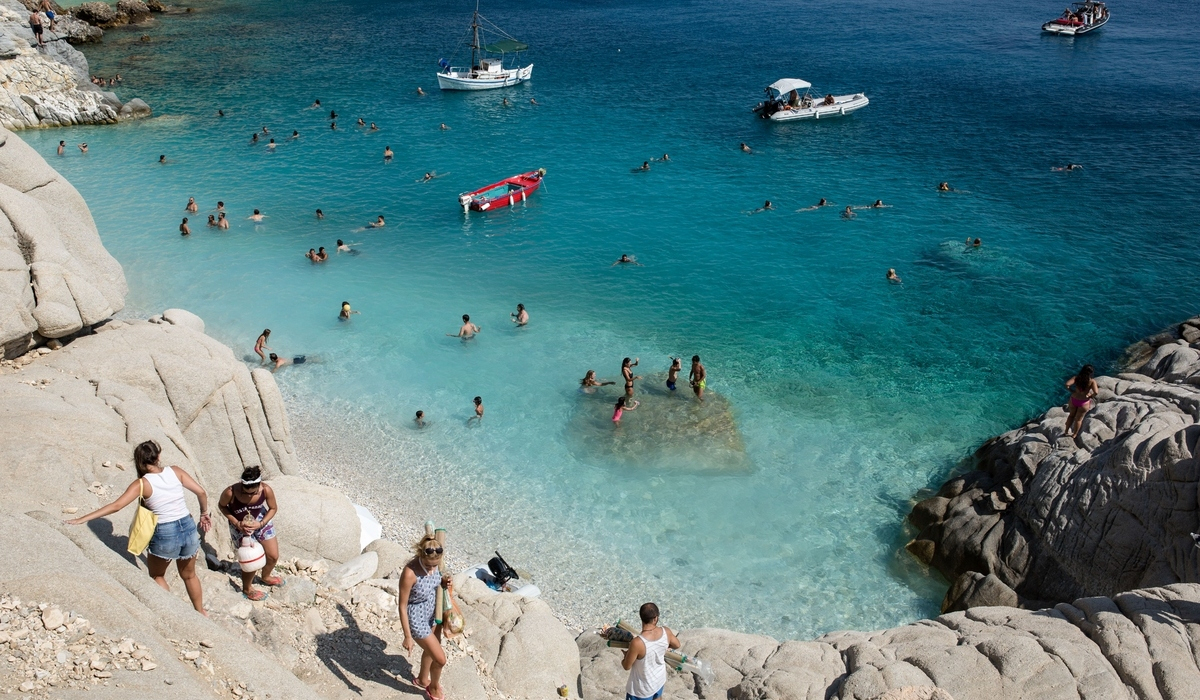 Το ελληνικό νησί που μπήκε στους 50 top προορισμούς στον κόσμο ...