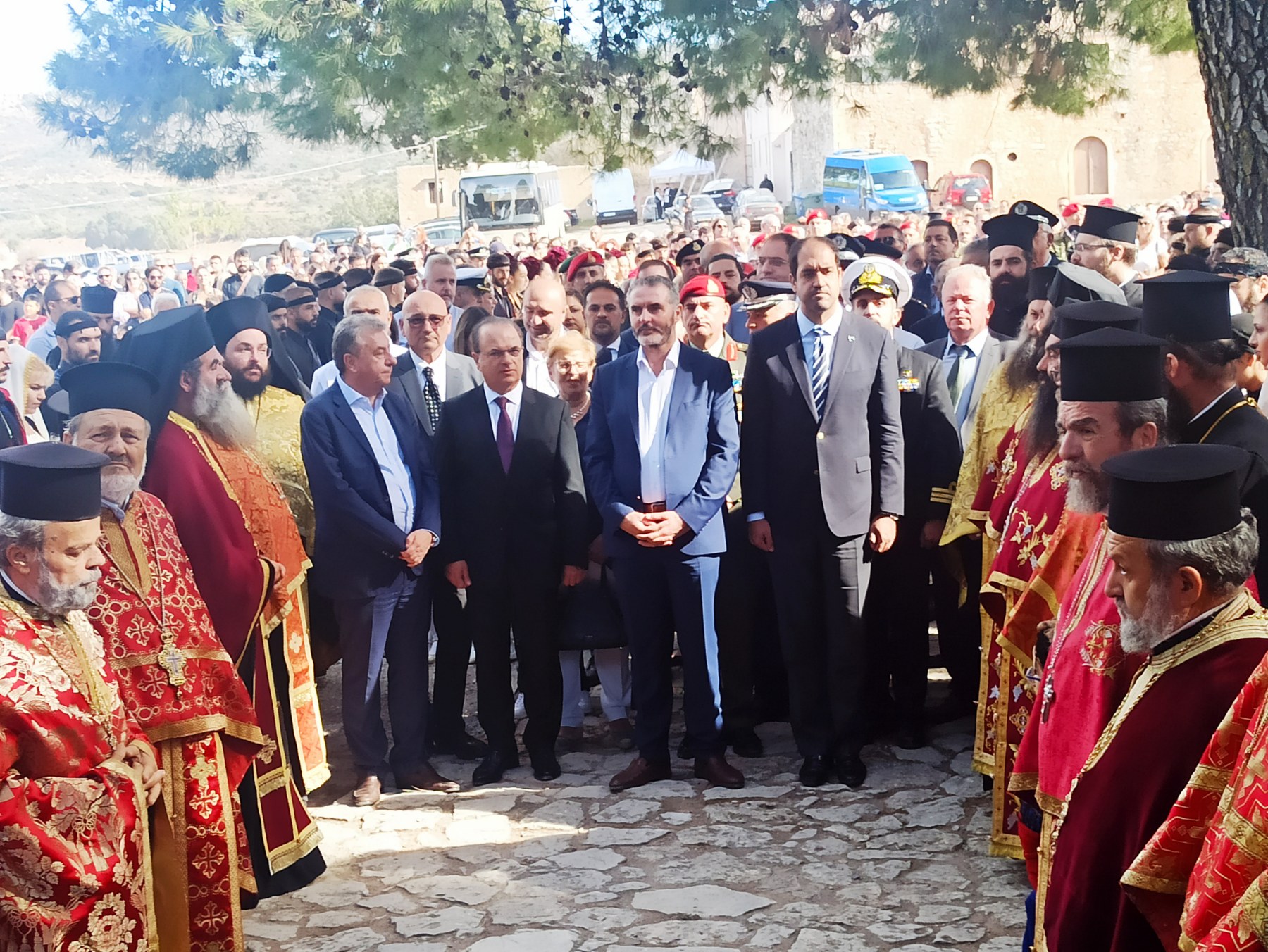 Κρήτη | Αρναουτάκης: Τιμή και δόξα στους ήρωες του Αρκαδίου – Με ...