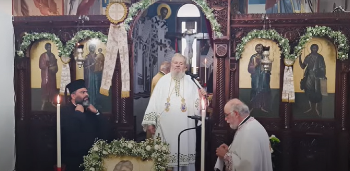 Σε ναό των Χανίων ιερουργεί ο παπα Δημήτρης των Αγίων Ισιδώρων του ...