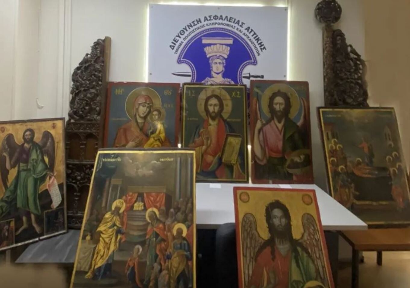 Σε Μονή της Αττικής βρέθηκαν εκκλησιαστικές εικόνες και αντικείμενα που ...