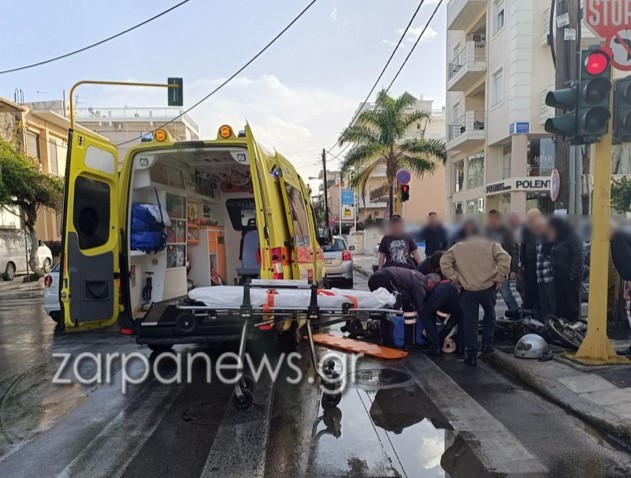 Τροχαίο με μηχανάκι στο κέντρο των Χανίων: Στο νοσοκομείο ο οδηγός ...