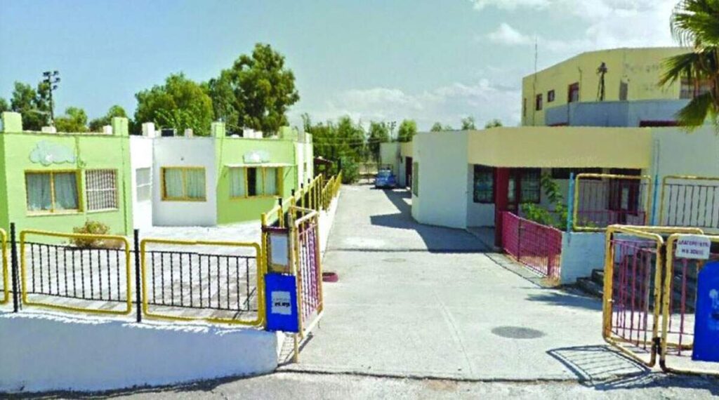 Απαράδεκτες εικόνες στο ΕΕΕΕΚ Ρεθύμνου – Μάθημα σε αίθουσες – “κλουβιά ...