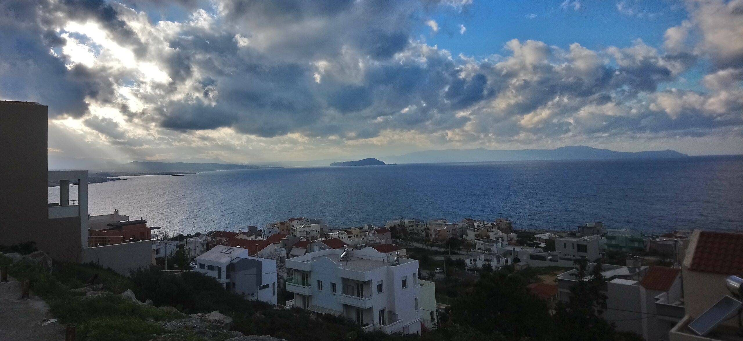 “Δεν είμαστε τρελοί” – Σε απόγνωση οι κάτοικοι με τη δυσοσμία στον ...