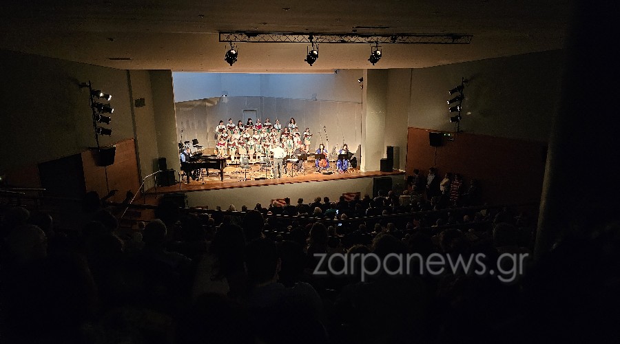 «100 φωνές τραγουδούν για τον Μάνο Λοΐζο» – Γέμισε από κόσμο το ...