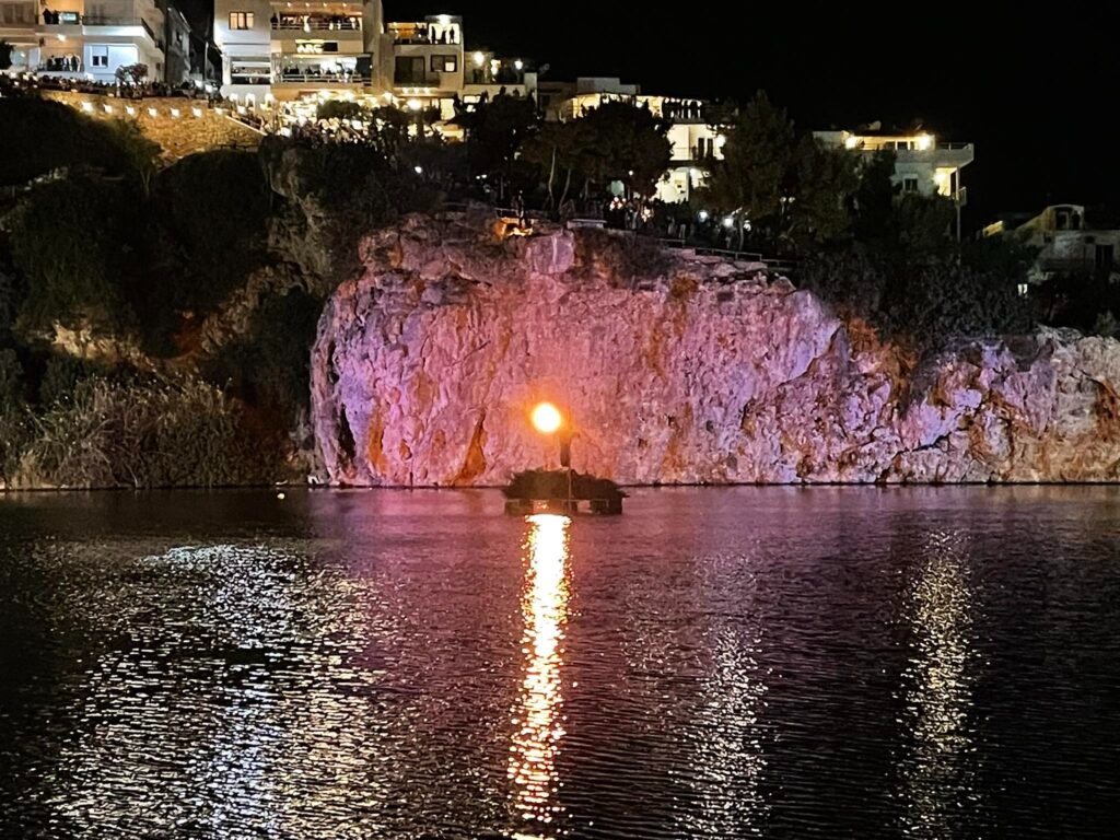Κρήτη | Η εντυπωσιακή Ανάσταση στη λίμνη του Αγίου Νικολάου | Photos ...