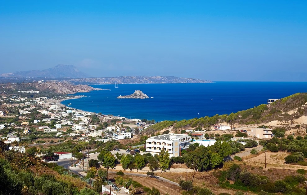 Το ελληνικό νησί που είναι το «πιο ηλιόλουστο μέρος της Ευρώπης για τον ...