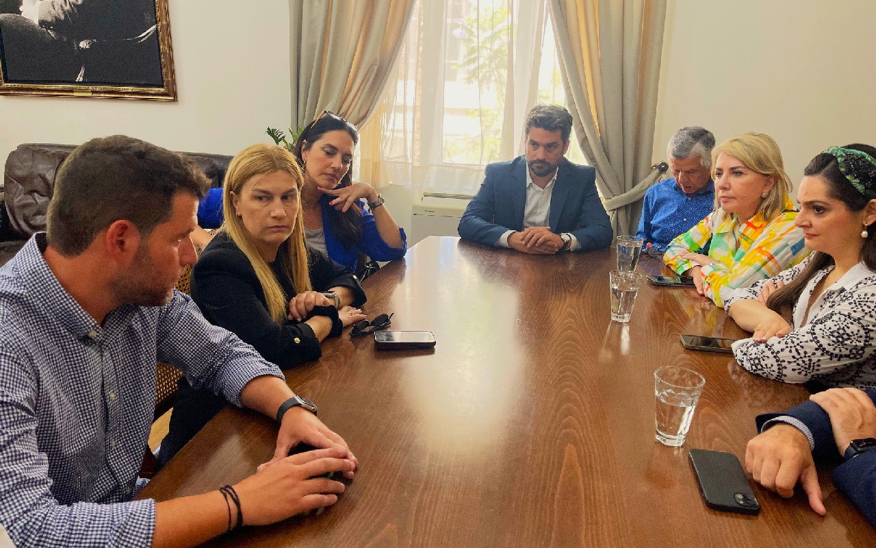 Στο Δημαρχείο Χανίων η Υφυπουργός Παιδείας Ζέττα Μακρή – Τι είπαν για ...