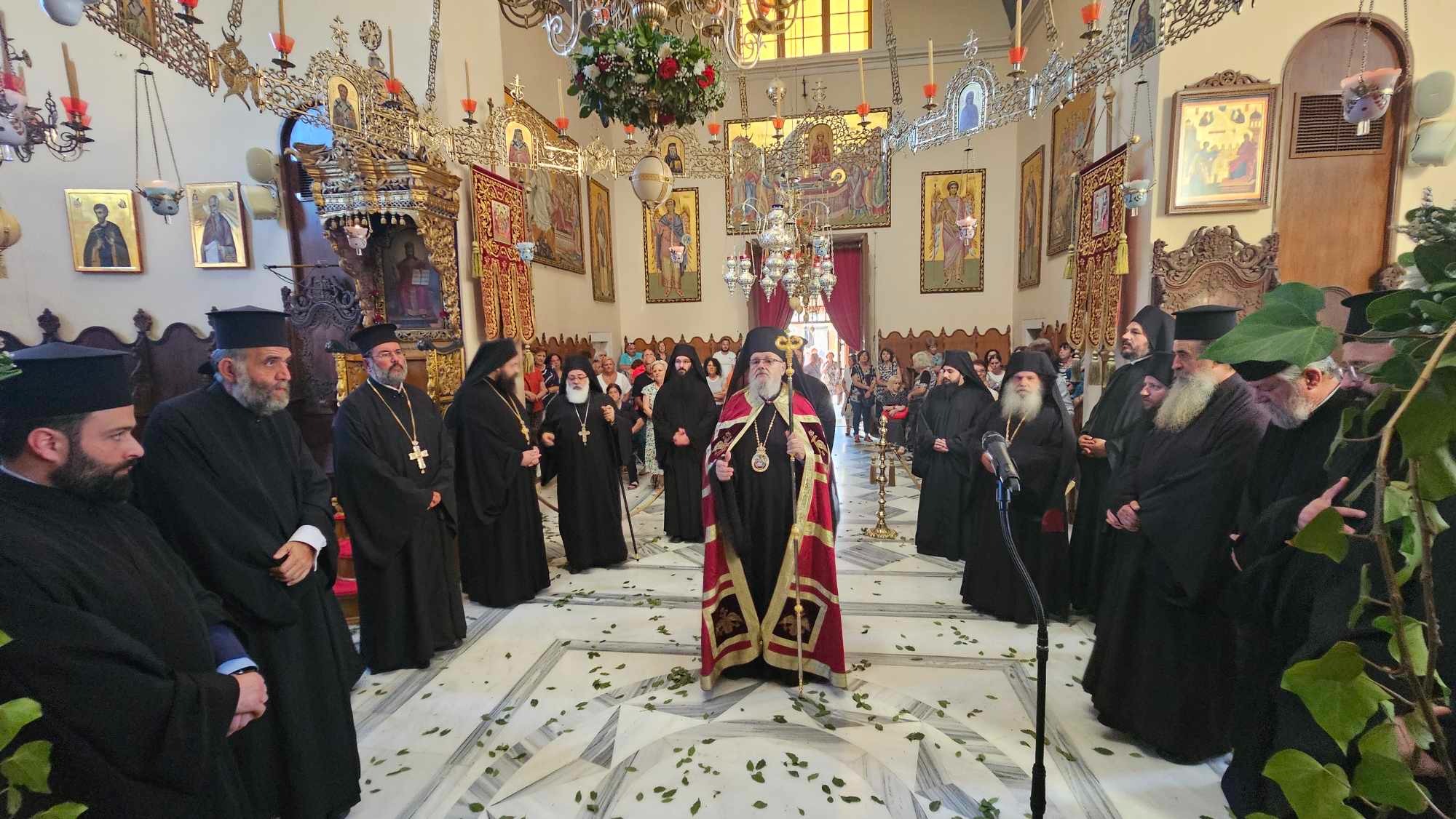 Πανηγυρικός εόρτιος Αρχιερατικός Εσπερινός στην Αγία Τριάδα των ...
