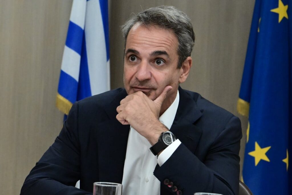 Κυριάκος Μητσοτάκης: Απαγορεύεται η είσοδος ανηλίκων σε κέντρα ...
