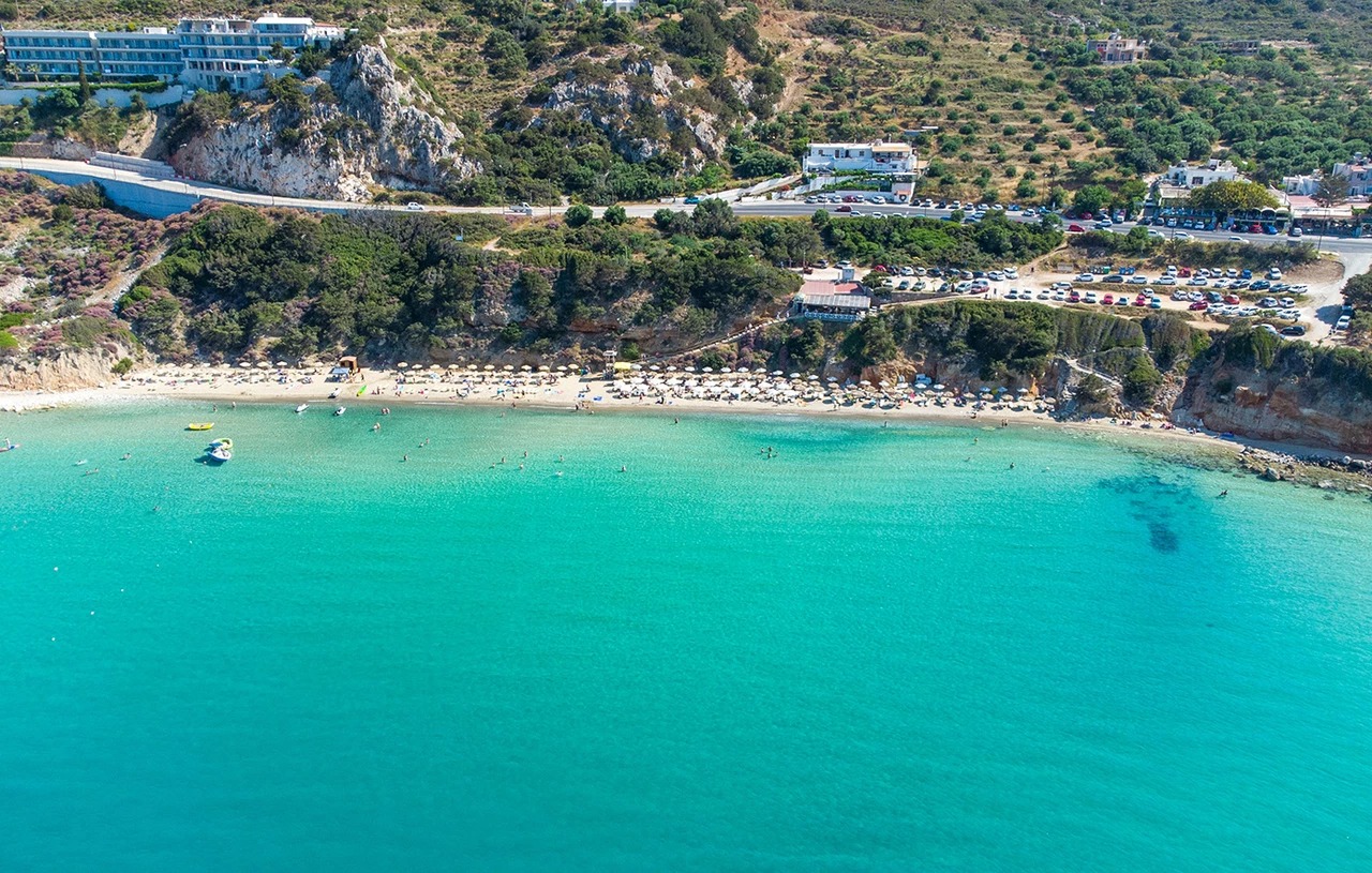 Μία από τις ομορφότερες παραλίες της Κρήτης με πεντακάθαρα νερά – Δεν ...