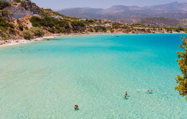 Μία από τις ομορφότερες παραλίες της Κρήτης με πεντακάθαρα νερά – Δεν ...