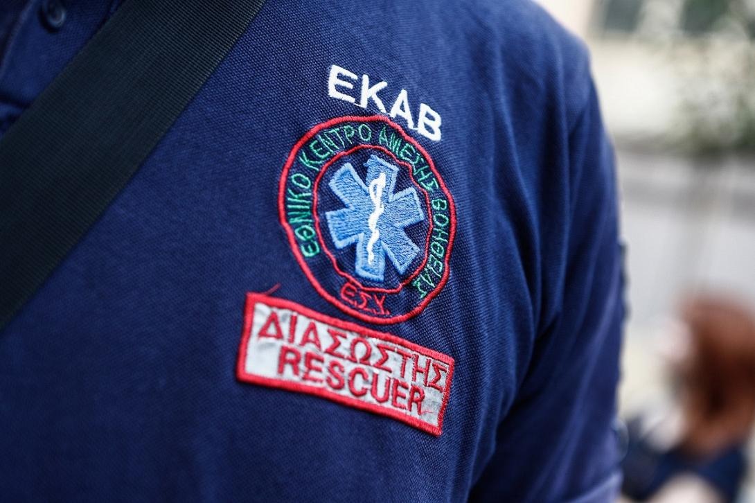 Κρήτη | Επίθεση σε εργαζόμενο του ΕΚΑΒ από μεθυσμένο τουρίστα ...