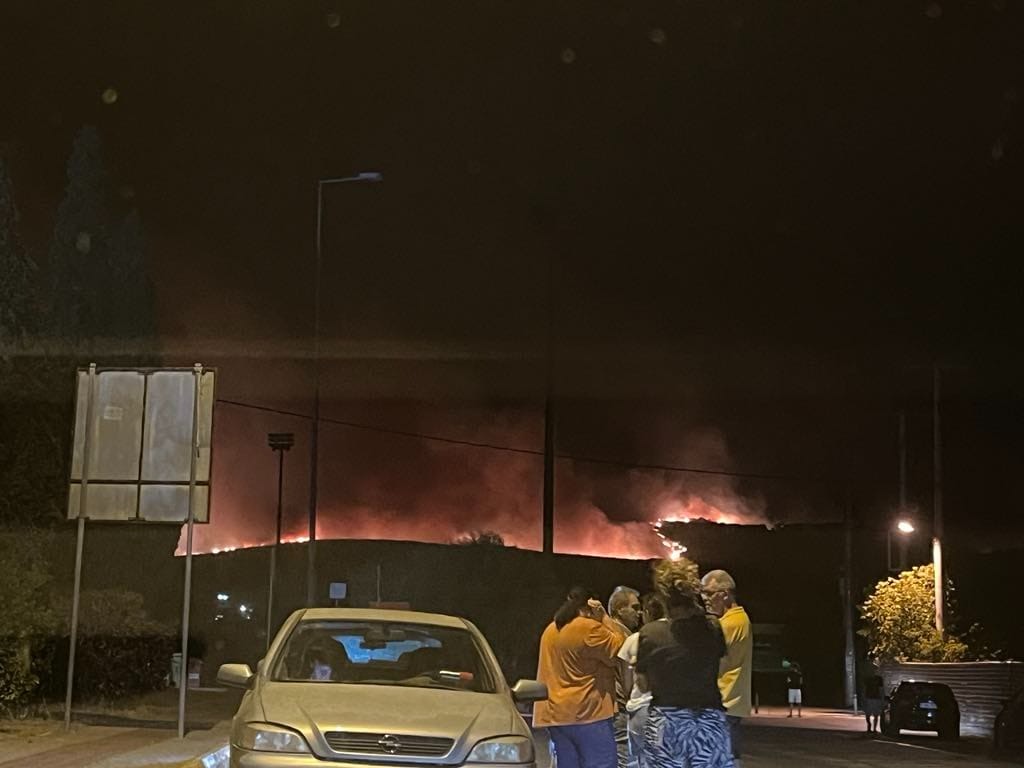 «Κόλαση επί Γης» – Συγκλονιστικές εικόνες από τη μεγάλη φωτιά στη ...