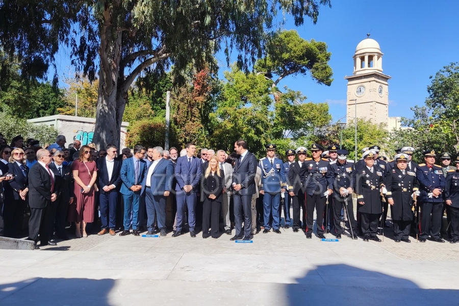 Χανιά – 28η Οκτωβρίου: Η κατάθεση στεφάνων στο Ηρώο Πεσόντων | Photos ...