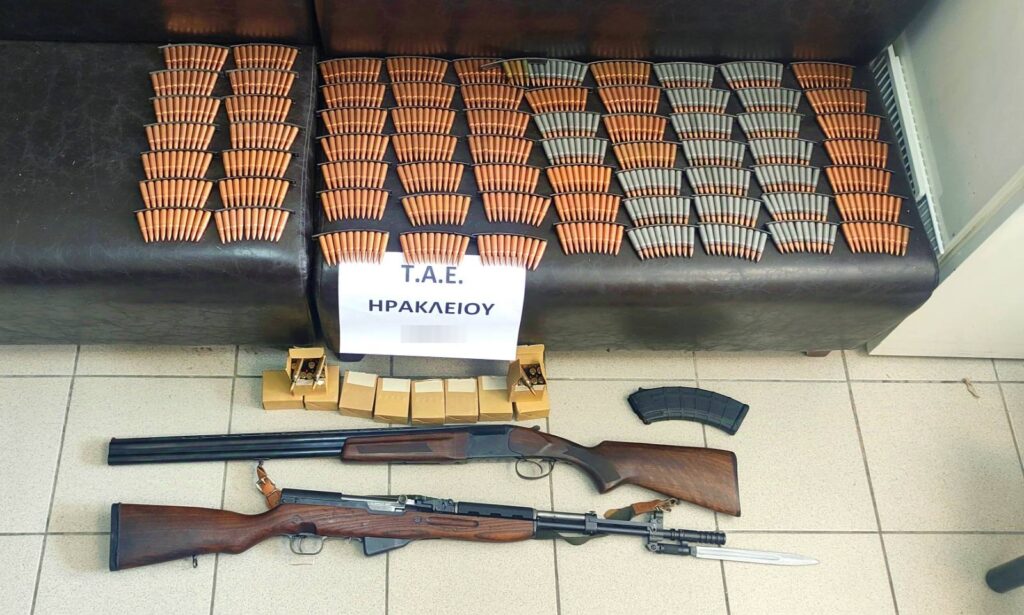Κρήτη | Όπλα, φυσίγγια, ξιφολόγχη – Βρήκαν ότι είχε κλέψει και ζώα ...