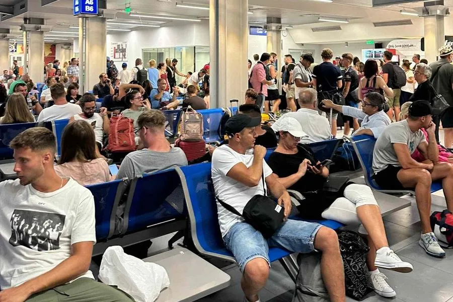 Χανιά | Αναγκαστική προσγείωση αεροσκάφους στο Ιωάννης Δασκαλογιάννης ...