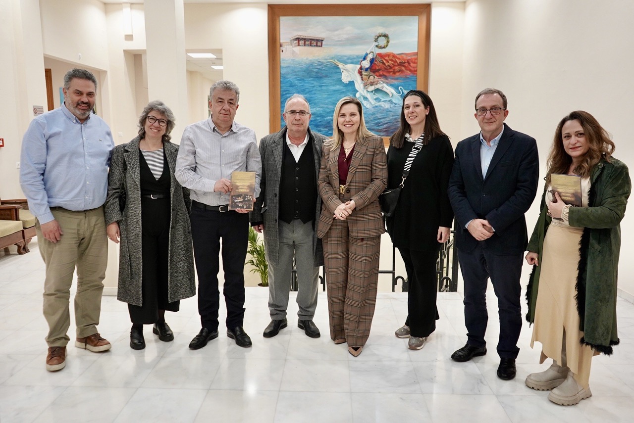 Κρήτη | Συνάντηση Σταύρου Αρναουτάκη με τον βραβευμένο συνθέτη ...