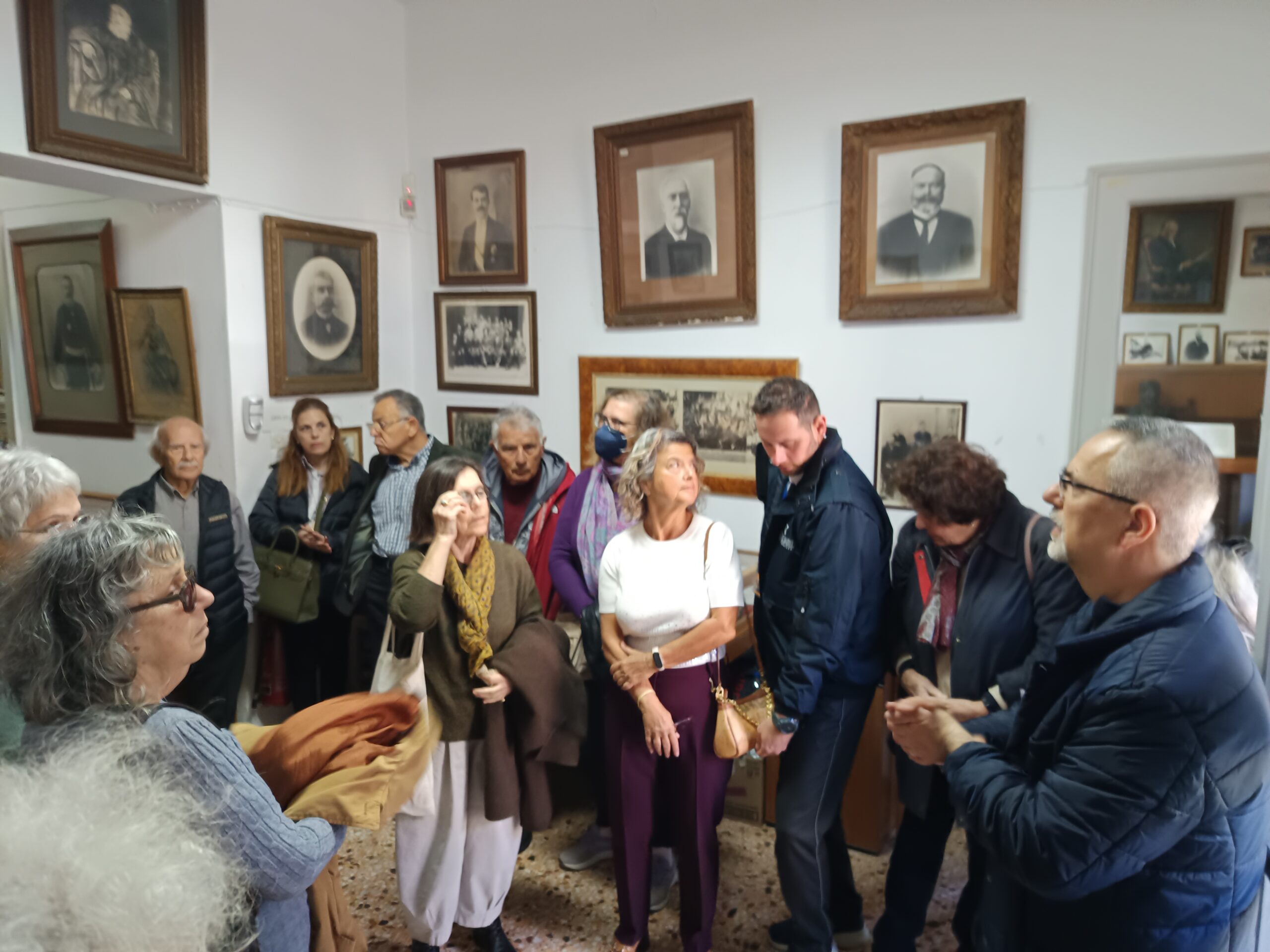 Χανιά | Επίσκεψη στο Ιστορικό Αρχείο Κρήτης πραγματοποίησε η ΙΛΑΕΚ ...