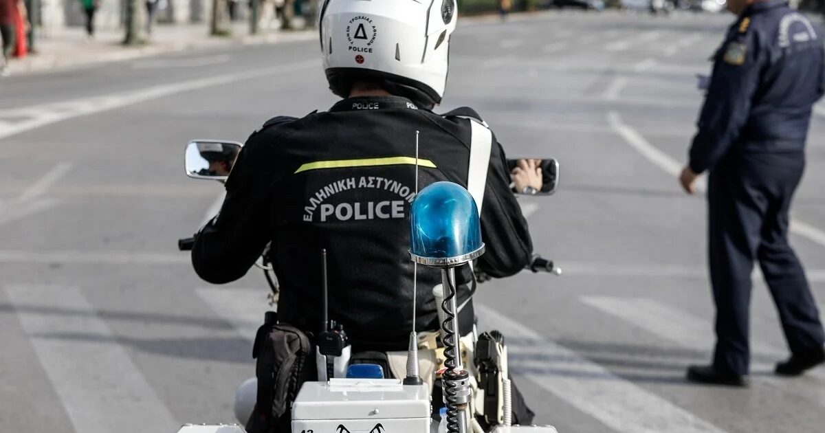 Θεσσαλονίκη: Συνελήφθη 32χρονος που κατέβασε το παντελόνι του μπροστά ...