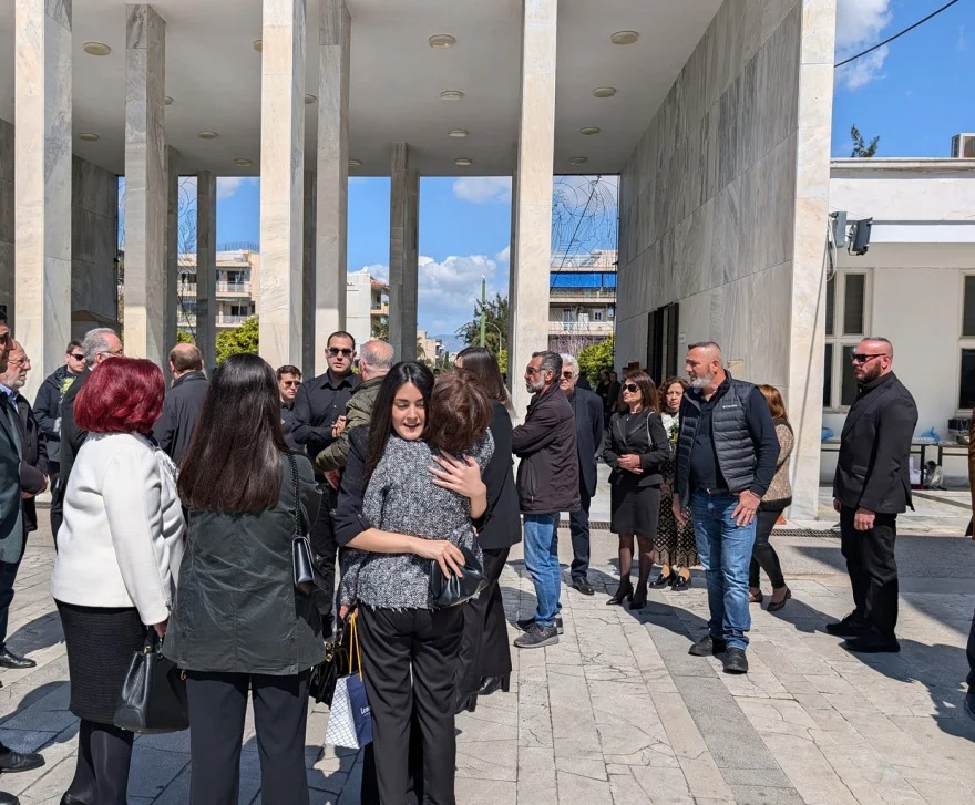 Αλέξης Κούγιας: Συγγενείς και φίλοι στο μνημόσυνο για τις 40 ημέρες από ...