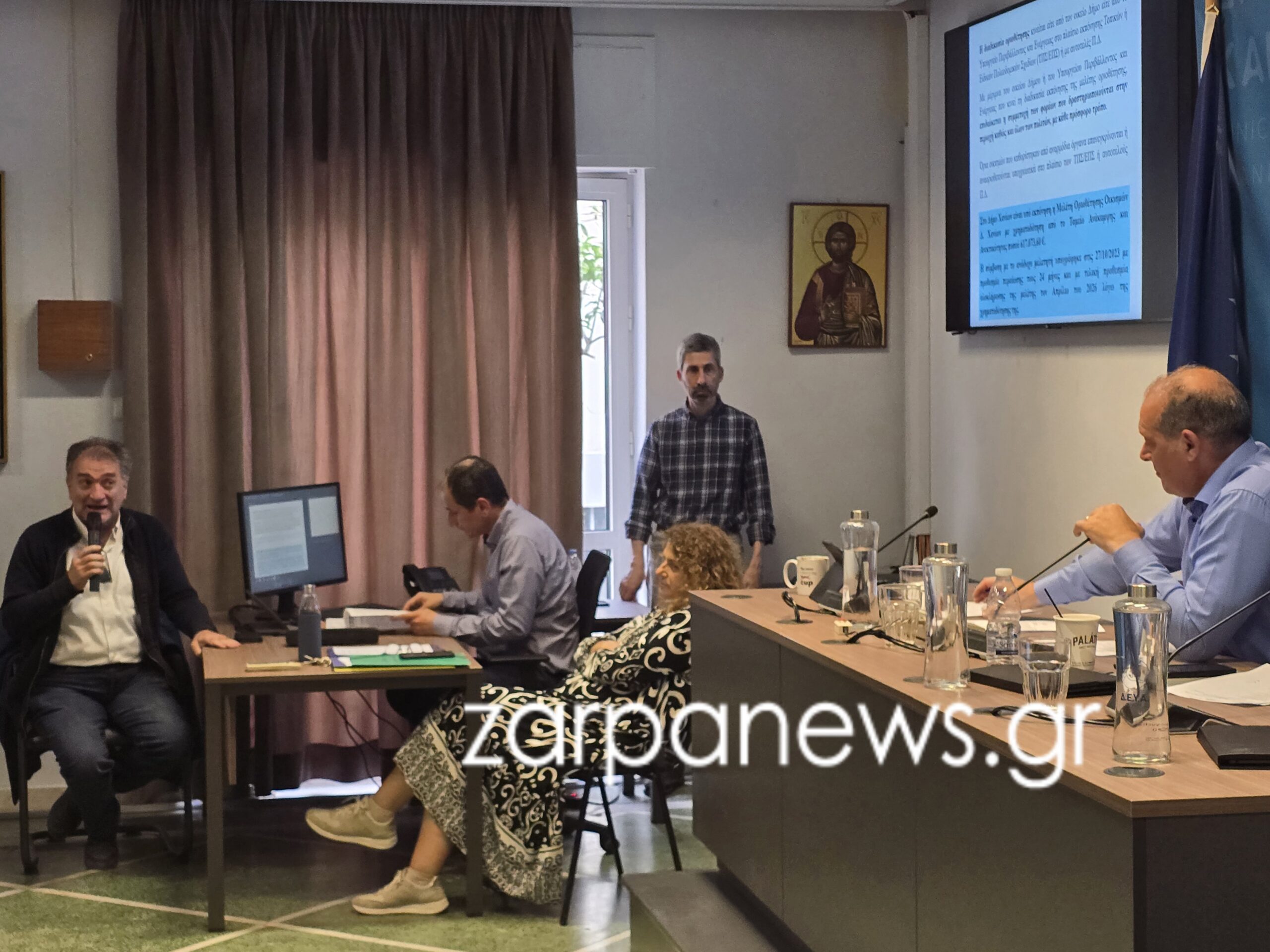Οργή στον Δήμο Χανίων για τη μείωση ορίων οικισμών: Χωράφια για τον λαό ...