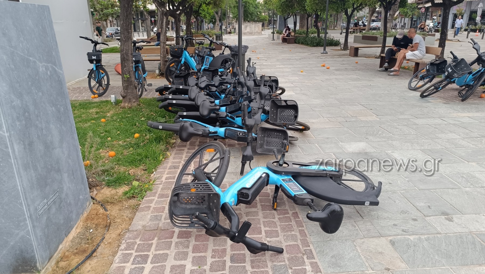Χανιά | Δεν γλίτωσαν ούτε τα.. ηλεκτρικά ποδήλατα από τους νοτιάδες ...
