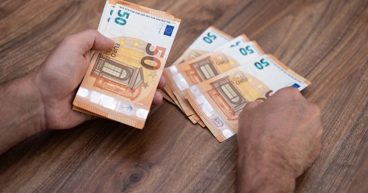 Επίδομα των 100 ευρώ: Θα ανοίξει ξανά για νέες αιτήσεις – Πότε θα γίνει ...