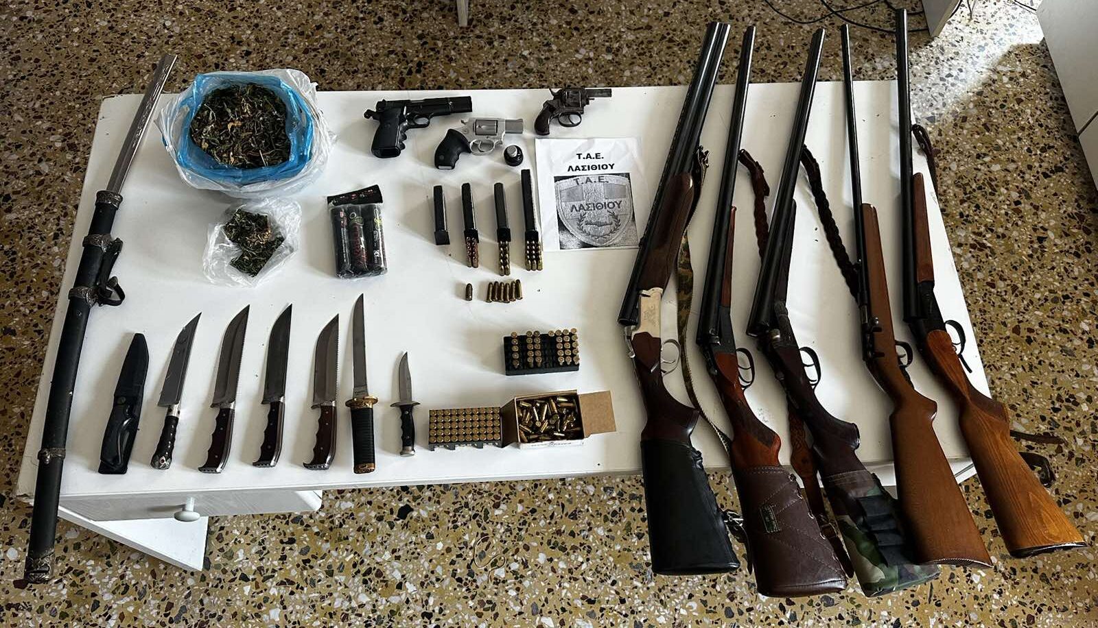 Κρήτη | Είχε κάνει το σπίτι του οπλοστάσιο και αποθήκη ναρκωτικών ...