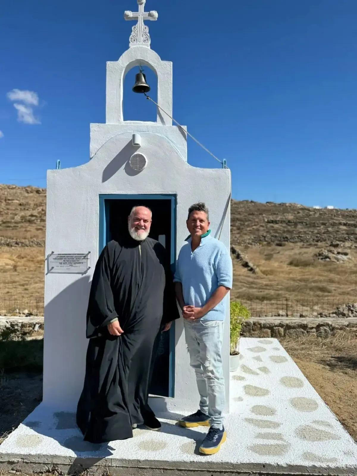 Ο Γιάννης Πουλόπουλος ανήγειρε ναό στη μνήμη του αδερφού του που ...