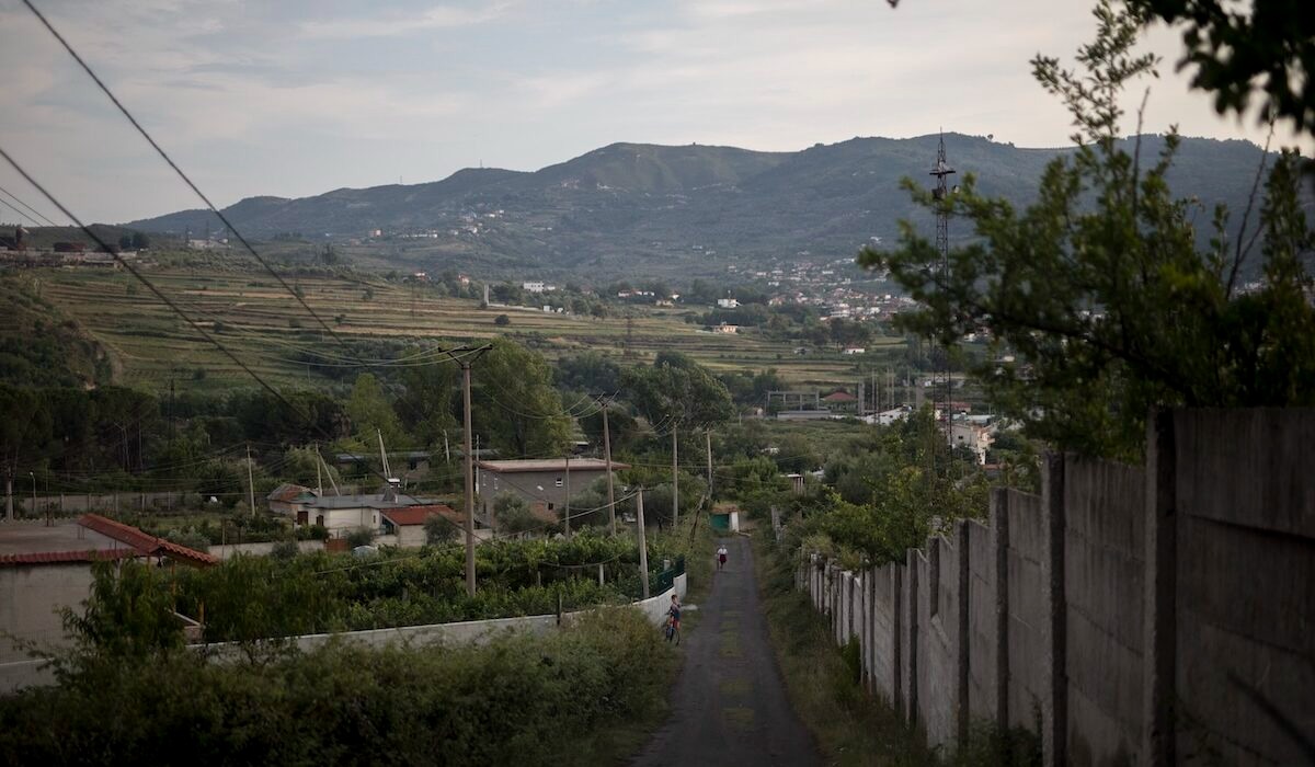 Η Αλβανία «μοιράζει» κρατική γη με 1 ευρώ – Σφοδρή επίθεση Μπερίσα σε ...
